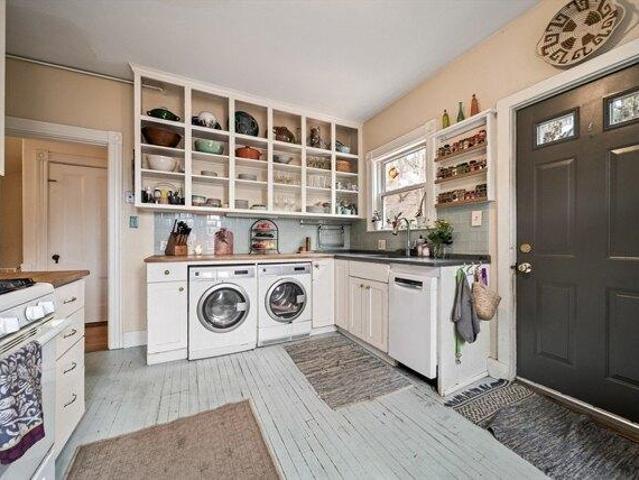 condo with 3 bedroom, Chelsea MA ES104331536