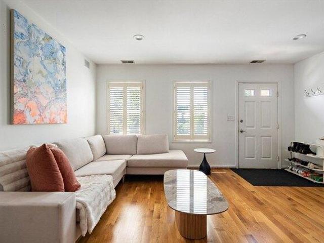 condo with 3 bedroom, Chelsea MA ES104922337