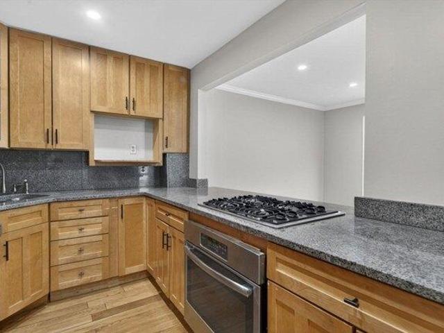 condo with 3 bedroom, Chelsea MA ES105107439