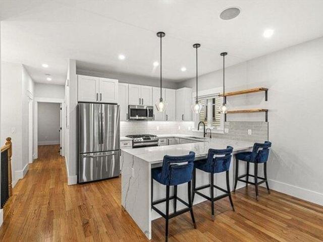 condo with 3 bedroom, Chelsea MA ES103662414