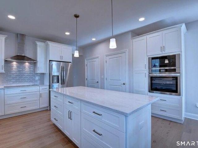condo with 3 bedroom, Cheshire CT ES105123776