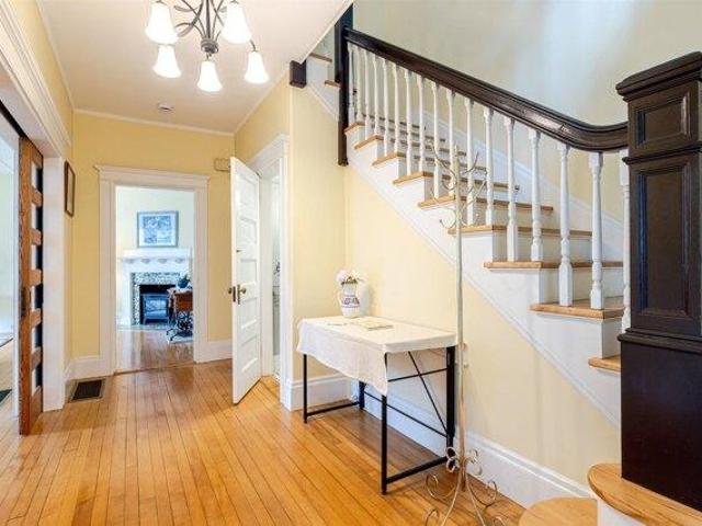 condo with 3 bedroom, Concord NH ES104849308