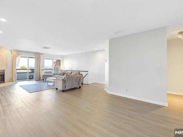 condo with 3 bedroom, Cliffside Park NJ DS104112253