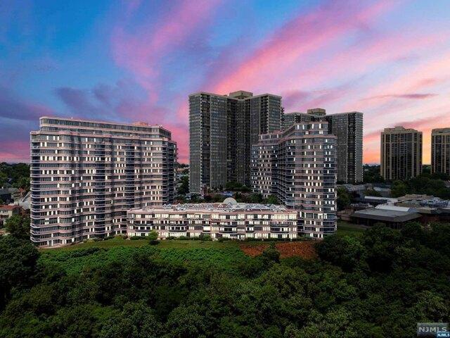 condo with 3 bedroom, Cliffside Park NJ DS88209575