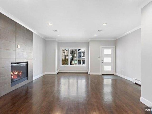 condo with 3 bedroom, Cliffside Park NJ ES104511813