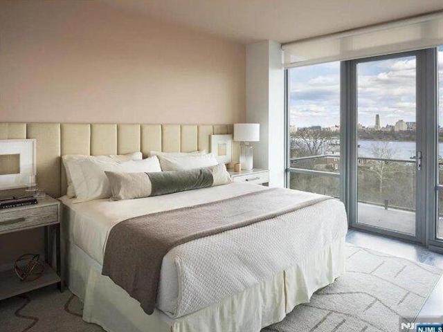 condo with 3 bedroom, Cliffside Park NJ ES105126631
