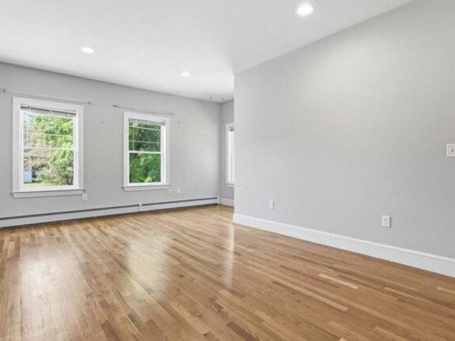 condo with 3 bedroom, Clinton MA DS104075192