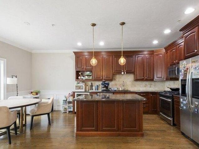 condo with 3 bedroom, Clinton MA DS104077821