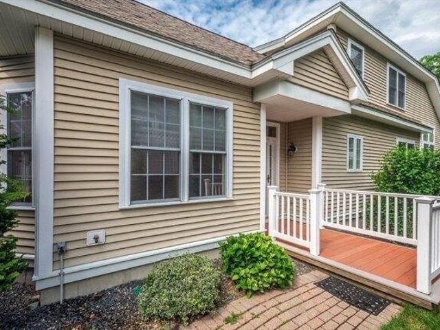 condo with 3 bedroom, Clinton MA ES103624395