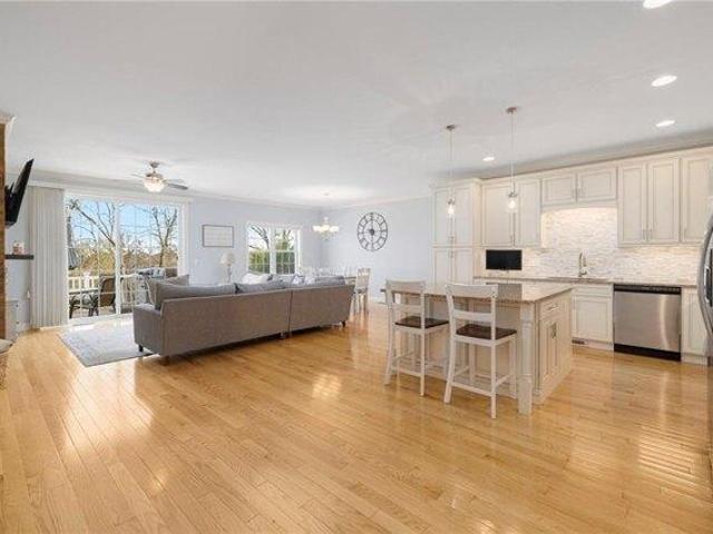 condo with 3 bedroom, Cranston RI DS103037029