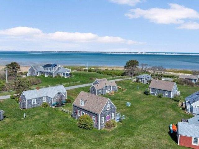 condo with 3 bedroom, Cummaquid MA DS103184597