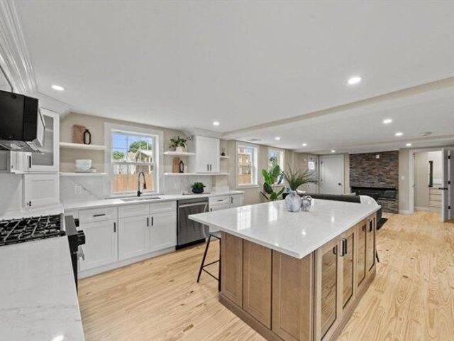condo with 3 bedroom, Danvers MA DS103250323