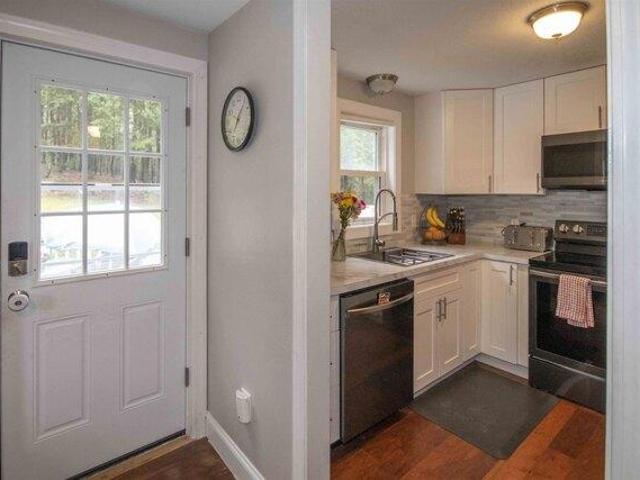 condo with 3 bedroom, Derry NH ES105126818