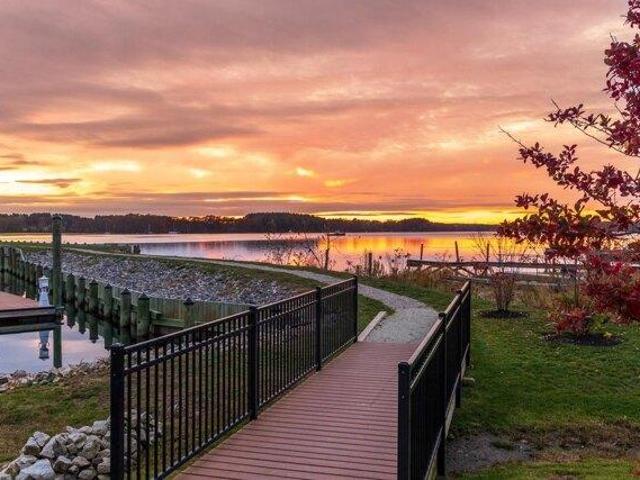condo with 3 bedroom, Dover NH ES104232651