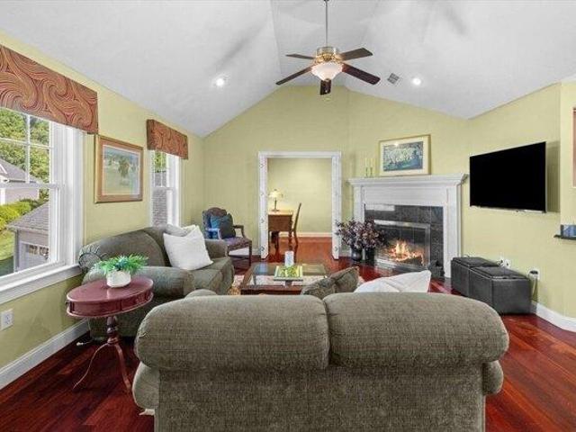 condo with 3 bedroom, Duxbury MA ES105192304
