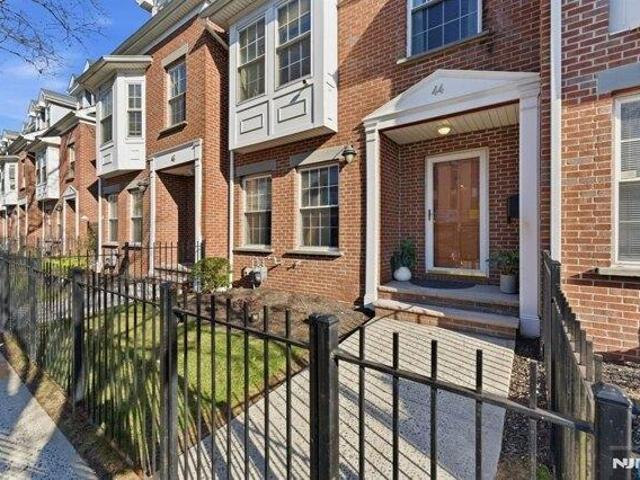 condo with 3 bedroom, East Orange NJ DLS102595442
