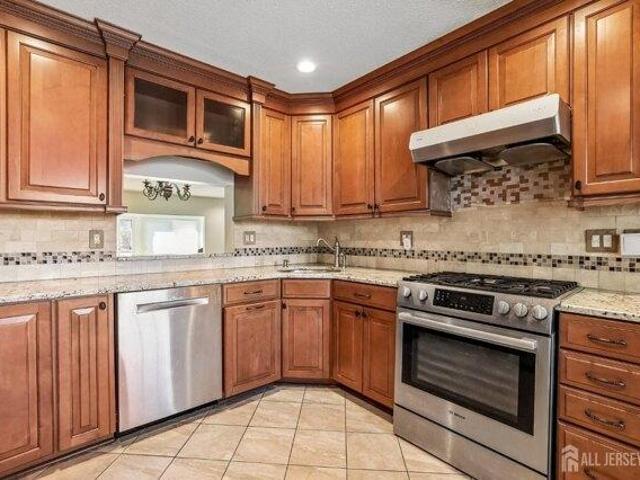 condo with 3 bedroom, East Brunswick NJ DLS101782868