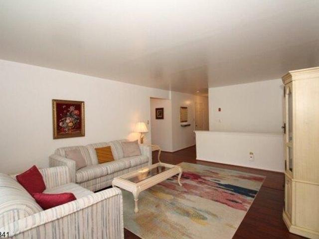 condo with 3 bedroom, East Hanover NJ ES104869548