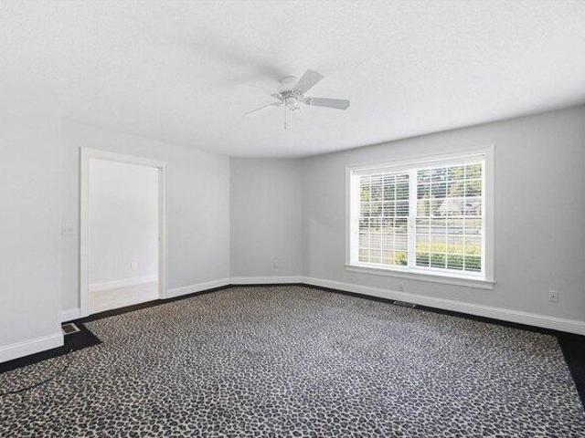 condo with 3 bedroom, East Longmeadow MA ES105239123