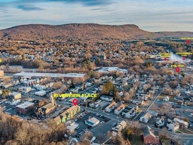 condo with 3 bedroom, Easthampton MA ES104811147