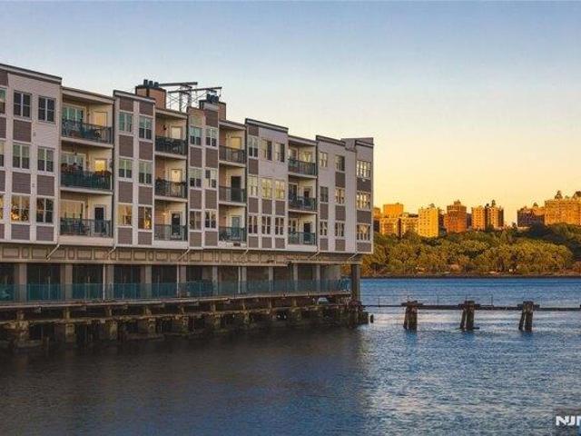 condo with 3 bedroom, Edgewater NJ ES105160603