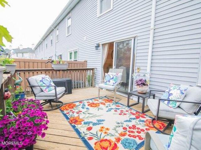 condo with 3 bedroom, Englishtown NJ DS102778172
