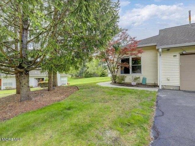 condo with 3 bedroom, Englishtown NJ DS102778929