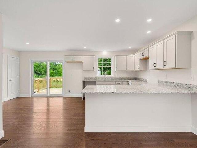 condo with 3 bedroom, Epping NH ES104947021