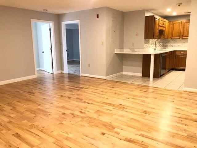 condo with 3 bedroom, Everett MA ES103496200