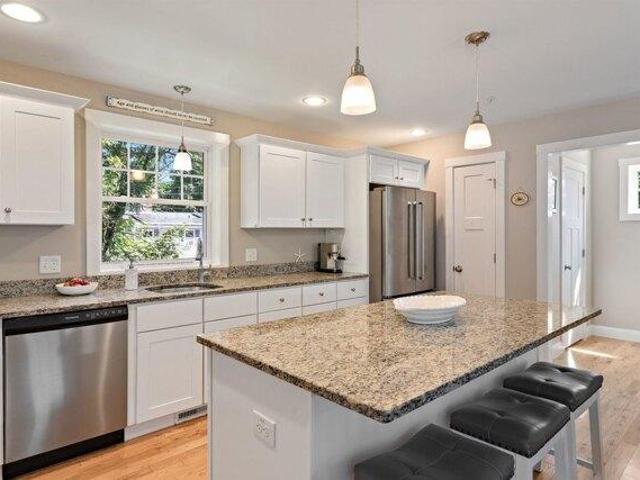condo with 3 bedroom, Exeter NH ES105108511
