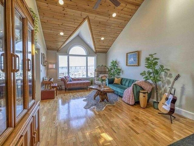 condo with 3 bedroom, Fall River MA DS103931264