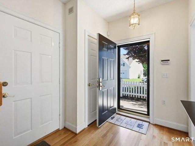 condo with 3 bedroom, Farmington CT ES104233320