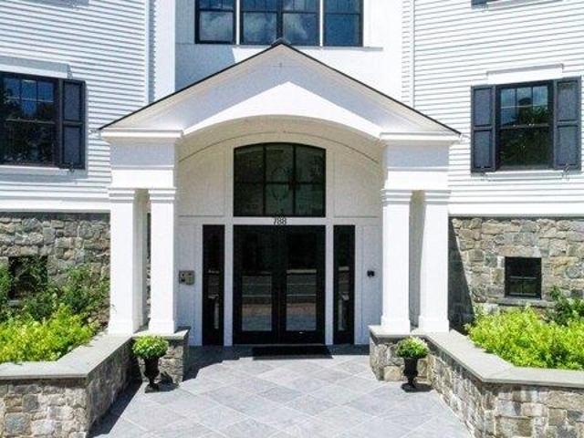 condo with 3 bedroom, Farmington CT ES103439390