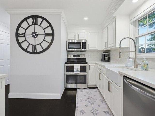 condo with 3 bedroom, Framingham MA ES105040586