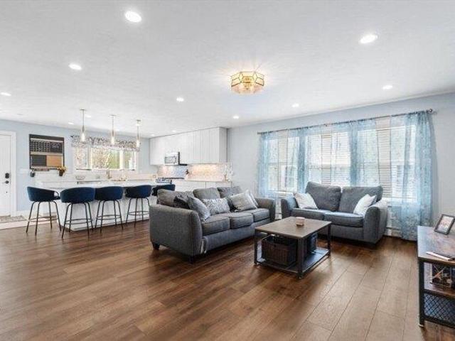 condo with 3 bedroom, Franklin MA DS102962398
