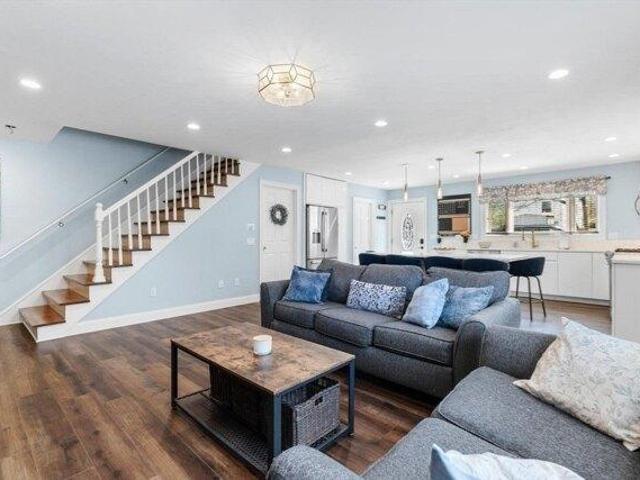 condo with 3 bedroom, Franklin MA ES104834332