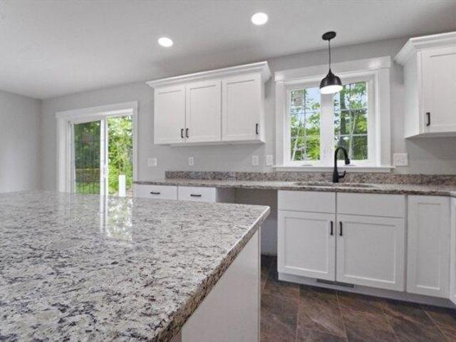 condo with 3 bedroom, Gardner MA DS104079137