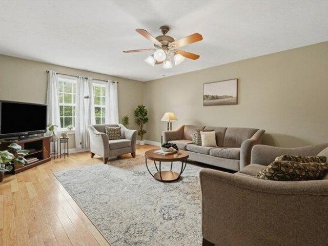 condo with 3 bedroom, Gardner MA ES104835126