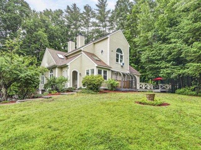 condo with 3 bedroom, Goffstown NH ES104908116