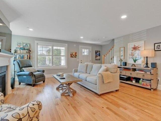 condo with 3 bedroom, Gorham ME ES105124536