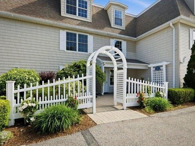 condo with 3 bedroom, Gloucester MA DS104078322