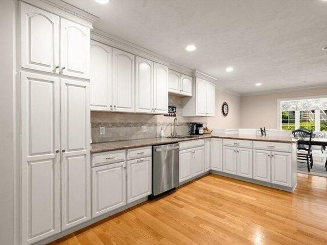 condo with 3 bedroom, Grafton MA ES104907450