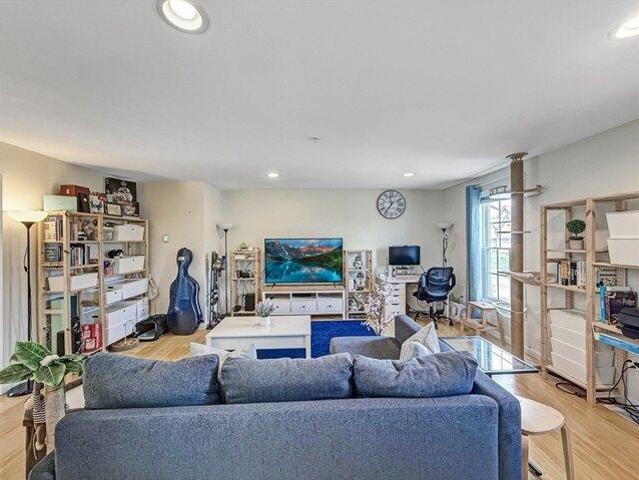 condo with 3 bedroom, Grafton MA ES103017050