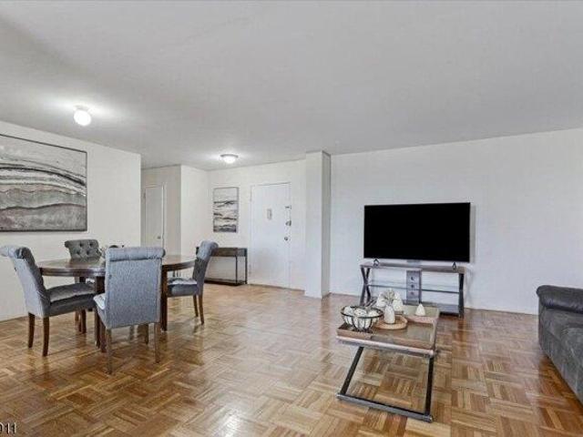 condo with 3 bedroom, Hackensack NJ ES104908207