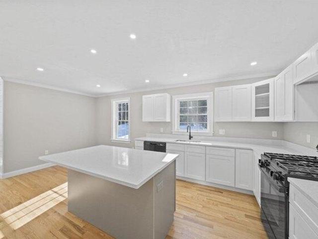 condo with 3 bedroom, Halifax MA ES103431222
