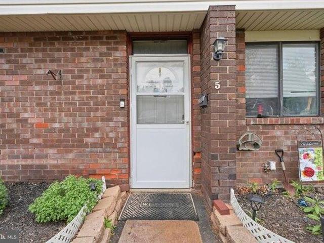 condo with 3 bedroom, Hatboro PA ES104908501