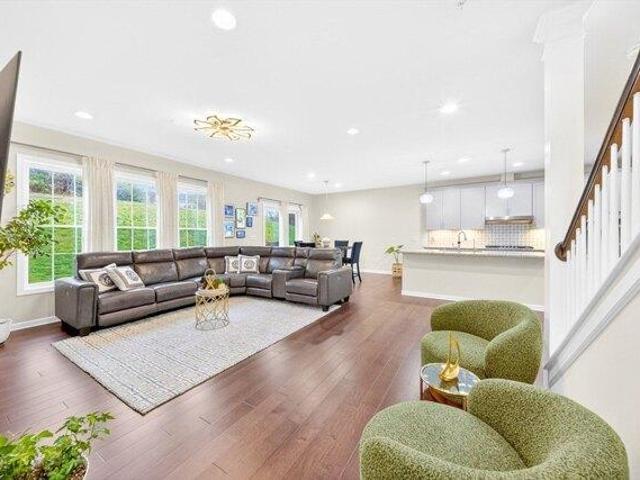 condo with 3 bedroom, Hopkinton MA DS102343196