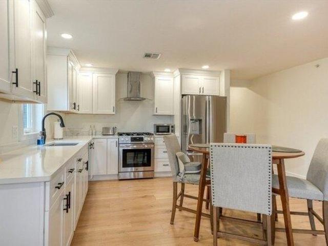 condo with 3 bedroom, Hudson MA DLS103125598