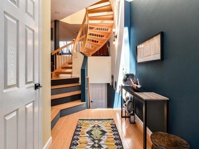 condo with 3 bedroom, Hudson MA ES103158968