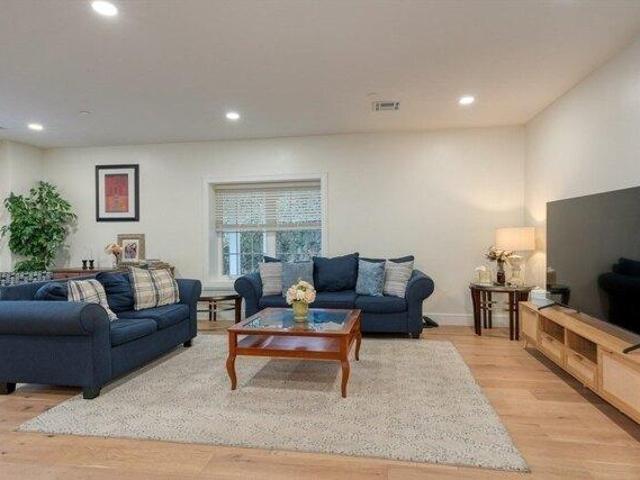 condo with 3 bedroom, Hudson MA ES105204839